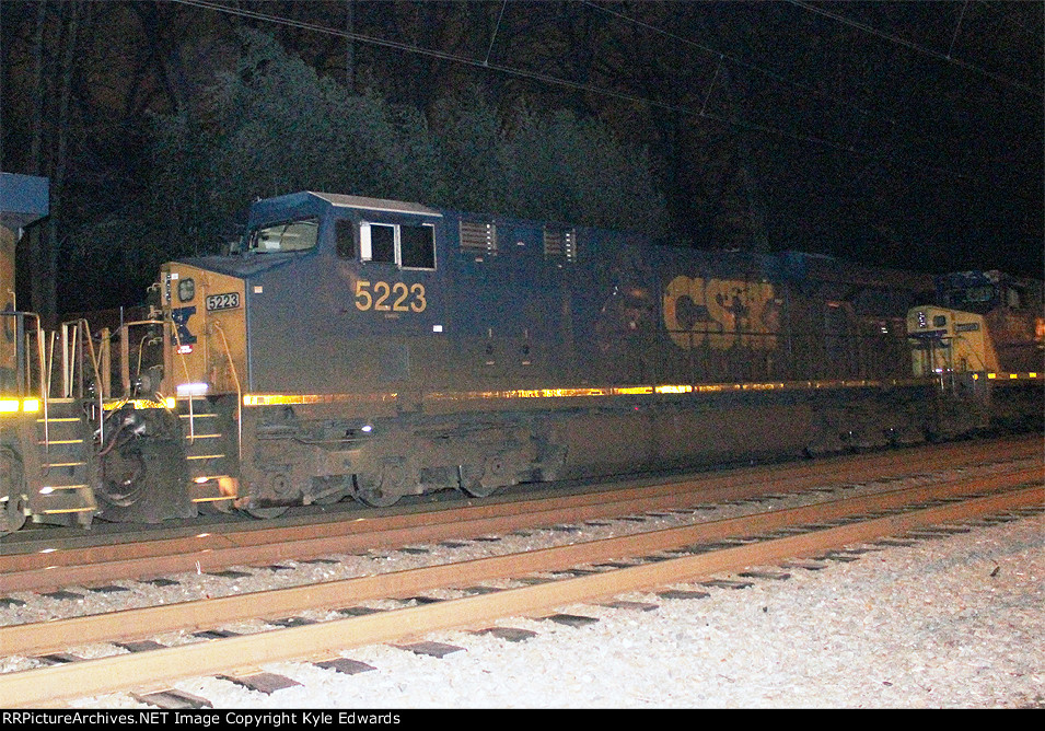 CSX ES40DC #5223 on Q438-17